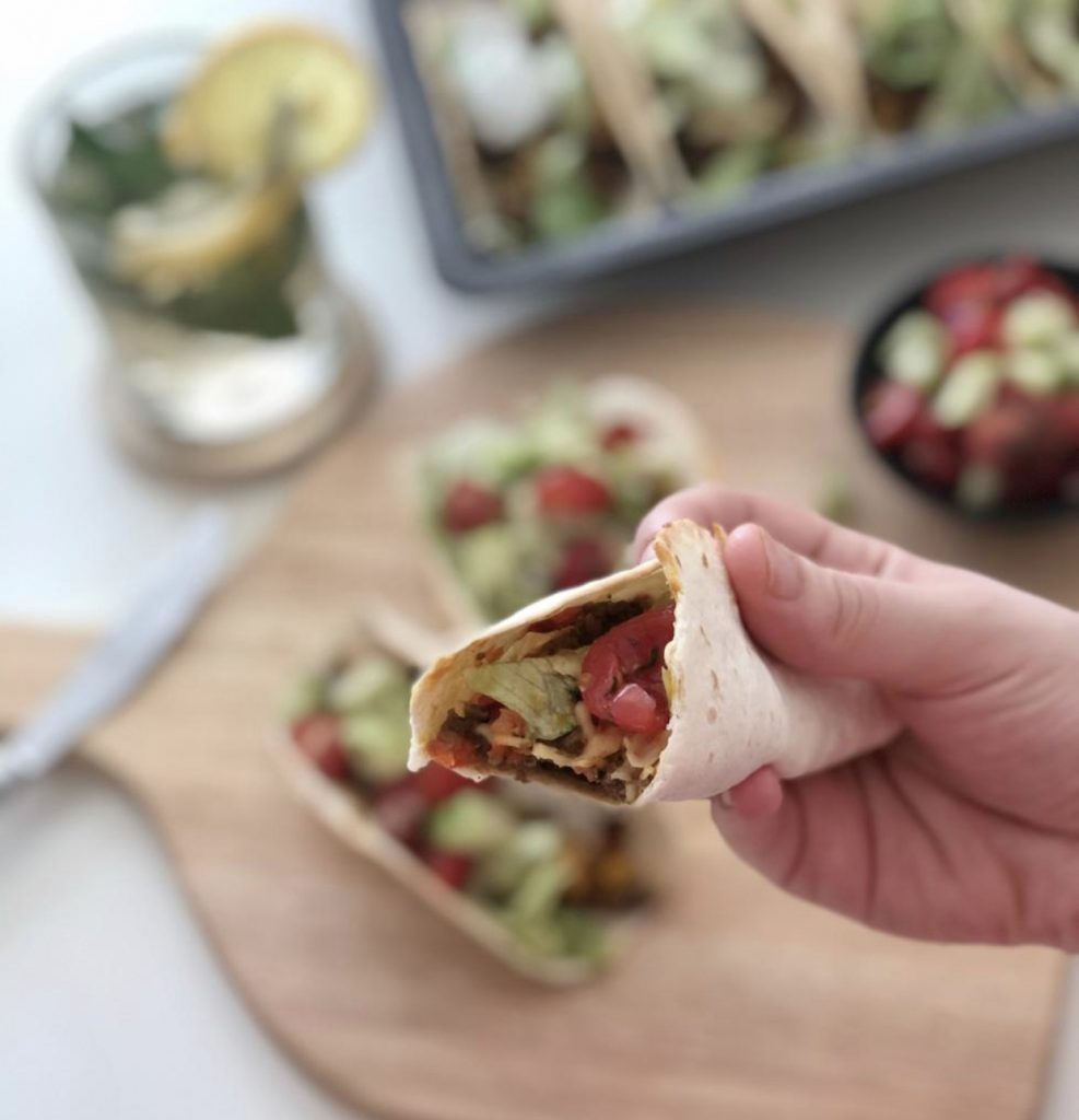 Mini tortilla wraps met gehakt en een tomatensalsa - Food by Fadoua